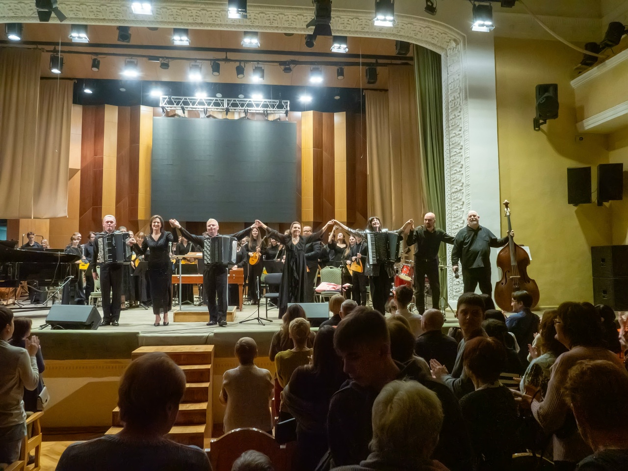 Преподаватели ВГИИ выступили в Воронежской филармонии с профессором ...